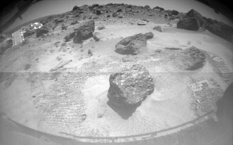 A Rover's-eye view of the Lander – NASA Mars Exploration