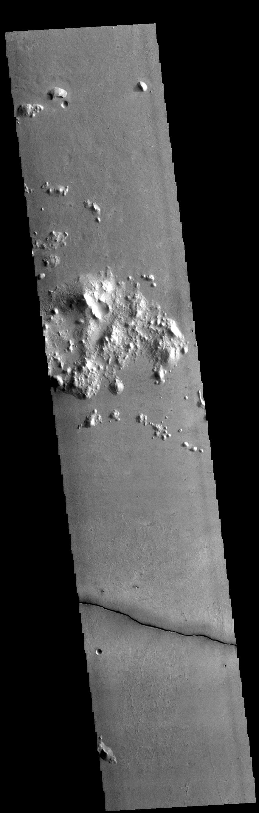 Elysium Planitia Fracture – NASA Mars Exploration