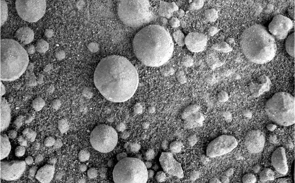 Big Spherules near 'Victoria' – NASA Mars Exploration