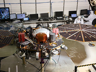 InSight Lander Solar Array Test – NASA Mars Exploration